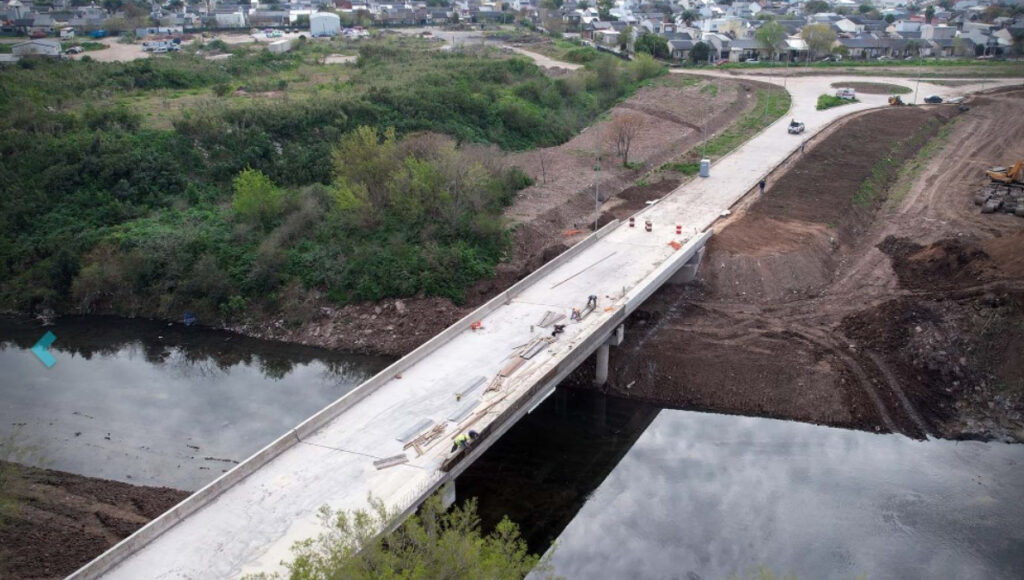 Etapa final de la mega obra de un puente clave entre Tres de Febrero y ...